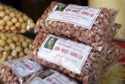 Thơm, bùi lạc rang húng lìu